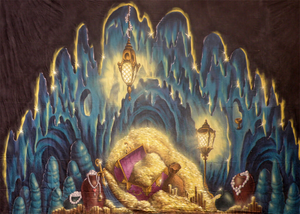 Cave Calico Theatre Backcloth | Thoroughly Theatre